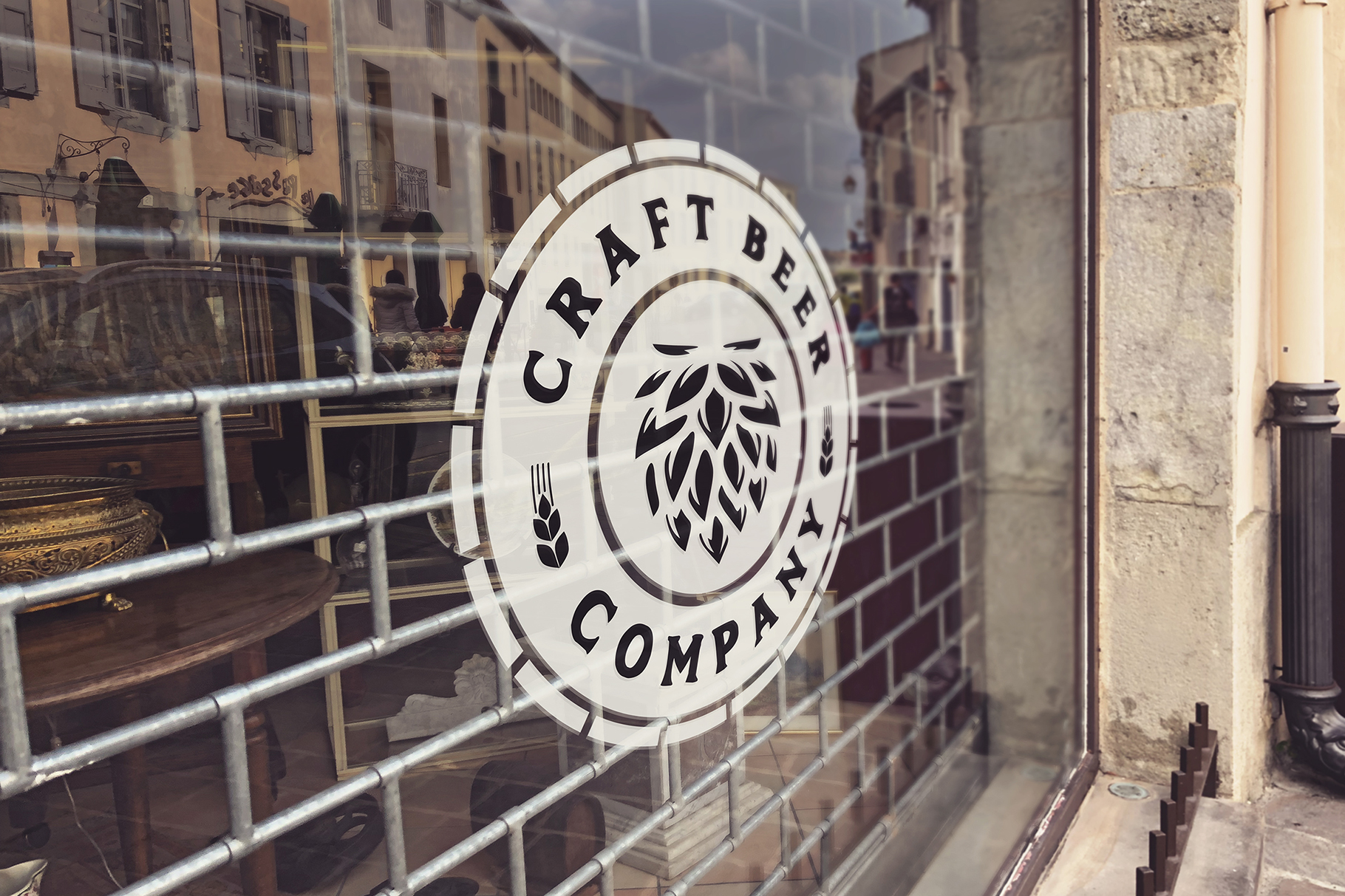 Freebies: Shop Window Free Logo Mockup